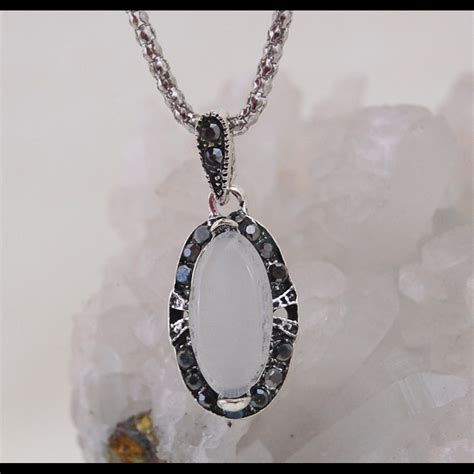 Колие с котешко око Чудеса и синтетични марказити Полускъпоценни минерали Кристина Арт