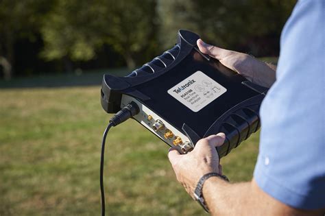 Usb Spectrum Analyzer Crew Adds 13 And 18 Ghz Models Fierce Electronics Usb Spectrum Analyzer Crew Adds 13 And 18 Ghz Models Fierce Electronics