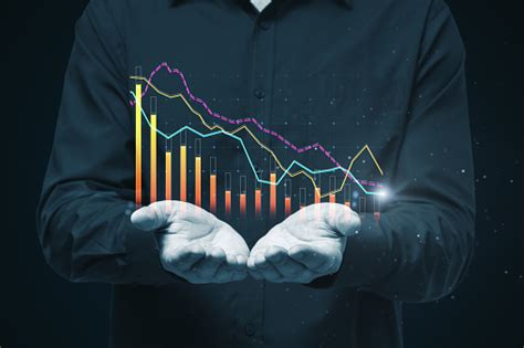 검은 배경에 창조적인 빛나는 비즈니스 그래프를 들고 있는 사업가의 손을 닫습니다 톤 이미지 재무 연례 보고서 및 돈 개념 개념에 대한 스톡 사진 및 기타 이미지 Istock