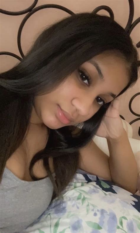 Pretty Hispanic Girl Selfies