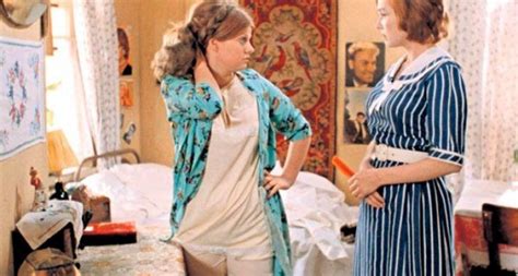 Зачем советские женщины носили комбинации под платьями и почему их не носят сейчас Всё просто