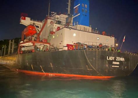 Украински кораб заседна на Босфора видео Knews Bg