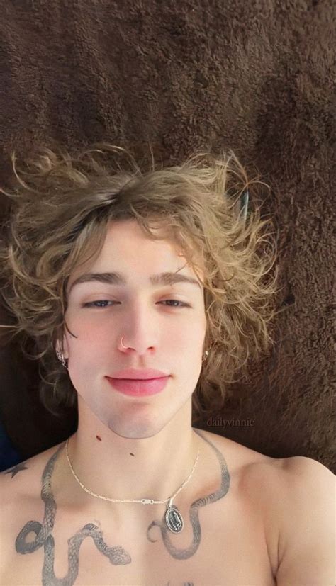 Vinnie Hacker Hacker Aesthetic Hacker Attractive Guys