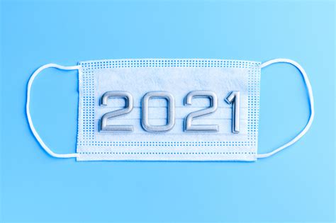 파란 의료 배경에 의료 마스크와 번호 2021 코로나 바이러스에 대한 싸움의 개념 2019ncov 보호 개념 0명에 대한 스톡 사진 및 기타 이미지 Istock