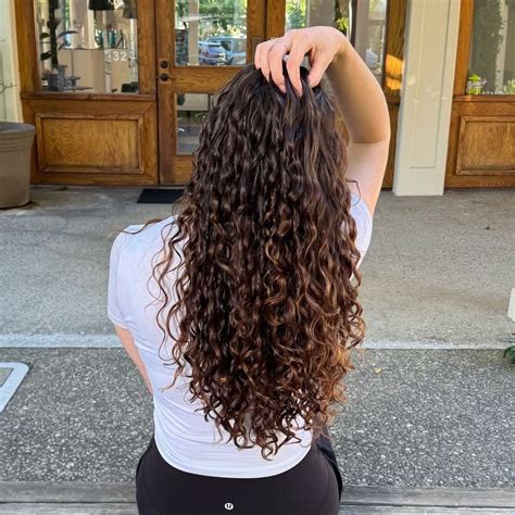 32 Ways On How To Use A Hair Diffuser For Your Most Perfect Curls Ever