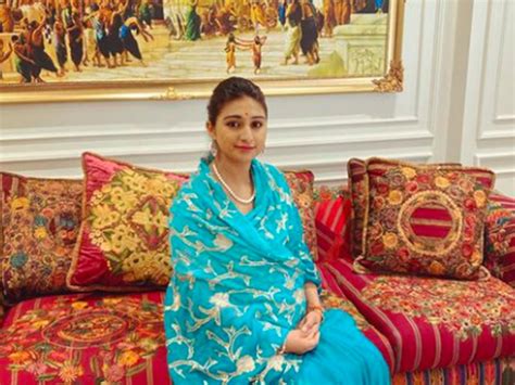 मोहिना सिंह बनी मां 116 वर्ष बाद रीवा राजघराने की किसी राजकुमारी ने