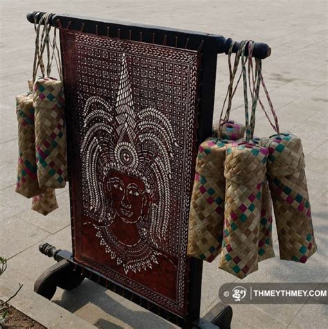 ច្នៃពីការសម្ដែងល្ខោនស្រមោល ចម្លាក់ស្បែក ក្លាយជាវត្ថុអនុស្សាវរីយ៍ដ៏ស្រស់ស្អាត