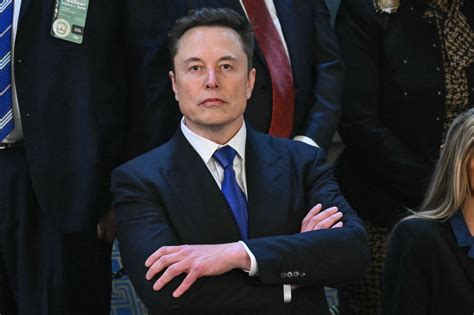 트럼프 집권으로 호황 꿈꾼 테슬라 기대와 달리 주가 폭락