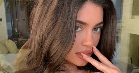 In A Cheeky Video Kylie Jenner Reveals Every Inch Of Her Curves By