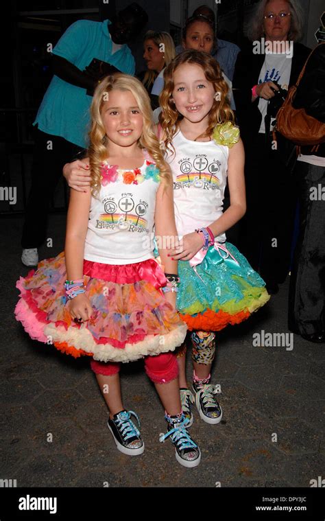 Emily Grace Reaves And Noah Cyrus