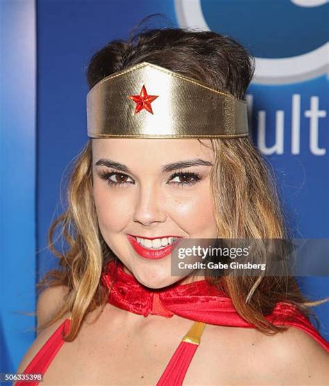 Dillion Harper Imagens E Fotografias De Stock Getty Images