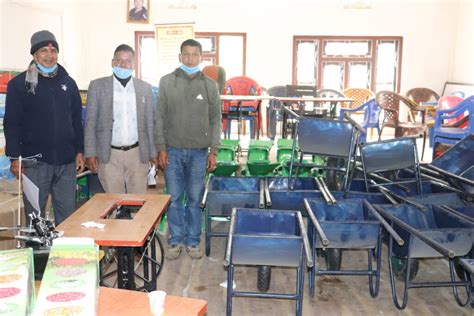 हल्दिवारीमा १३९ किसानलाई कृषि औजार हस्तान्तरण हल्दिबारी डटकम