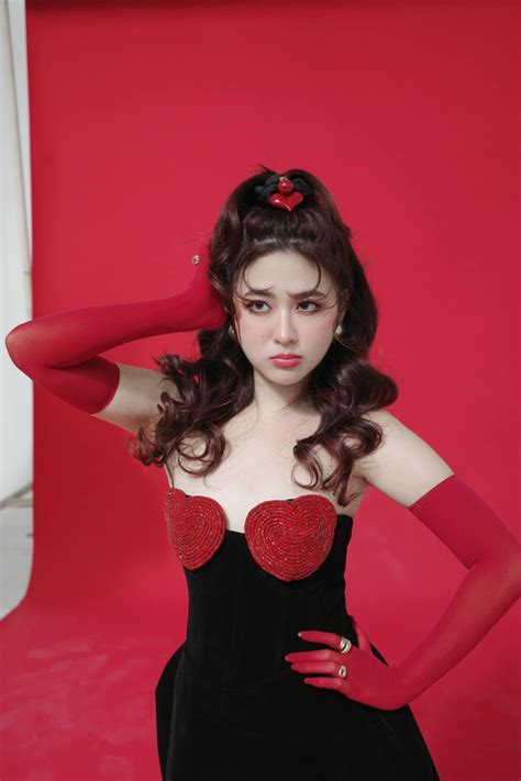 តុបតែងឈុតមួយនេះ ពេជ្រ សូលីកា បង្ហាញភាពស្រស់ស្អាត ដូចព្រះនាង Khmerload Cambodia Latest News