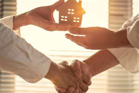 Analyst Vs Associate Role Responsibilities And Salary Leland