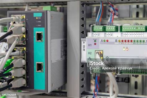 자동 제어 시스템 클로즈업 공정 제어 및 산업 자동화 솔루션 광섬유 네트워킹 장비를 위한 구성 요소 및 제어 케이블에 대한 스톡 사진 및 기타 이미지 Istock