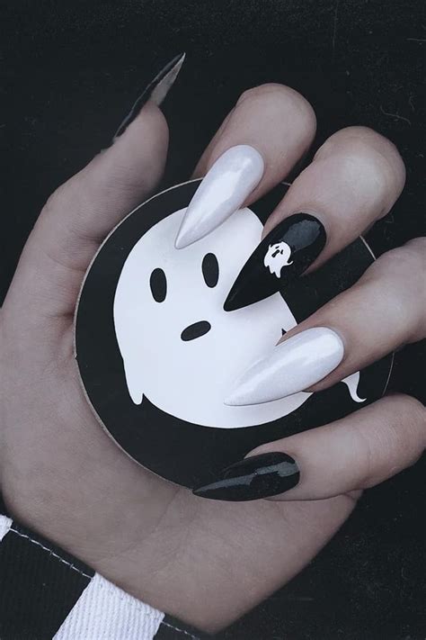 20 Amazing Long Halloween Nail Art Designs For 2021
