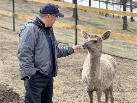 Б Бат Эрдэнэ Тэрэлж орчимд хашсан хашааг буулгаж аялал жуулчлалын бүс болгох ажлыг яаралтай