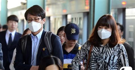 메르스 공포에 마스크 쓴 초여름 출근길