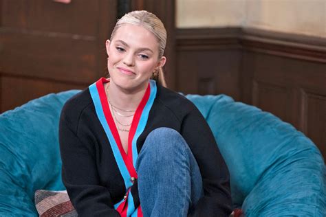 Sudden Departure Shock Renee Rapp Abruptly Exits Maxs ‘sex Lives Of