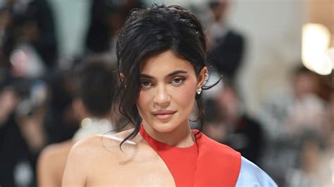Matchmaker Tells Us Kylie And Timothée Are The Real Deal After Steamy