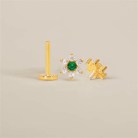 Emerald Flower Flat Back Labret Eyrful Artistry