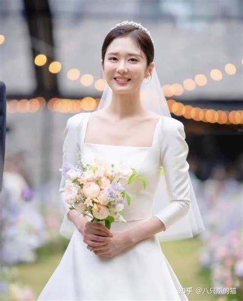 刁蛮公主”张娜拉结婚了，你看穿婚纱的她，像41岁吗？ 知乎