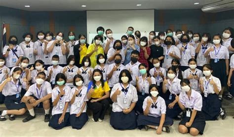 หนังสือพิมพ์ คู่แผ่นดิน เดอะเบสท์นวมินท์ โรงเรียนนวมินทราชูทิศ มัชฌิมสร้างนักวิทยาศาสตร์รุนเยาว์