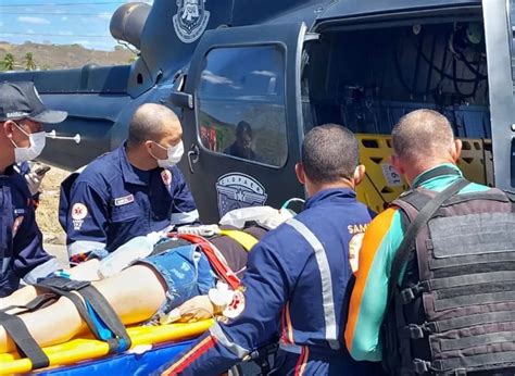 Colisão Entre Carro E Caminhão Deixa Dois Mortos E Feridos Na Br 304