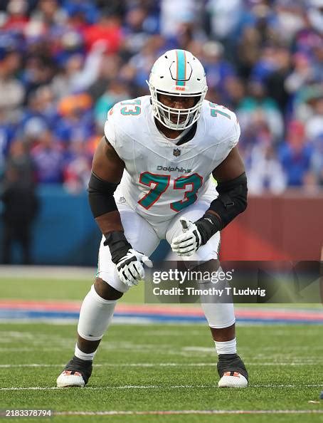Austin Jackson Of The Miami Dolphins On The Field During A Game News