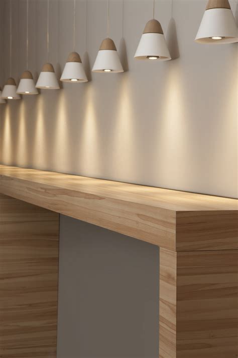 무료 이미지 표 커피 목재 레스토랑 바 장식 가구 조명 인테리어 디자인 견목 컵 램프 창 덮개 코스 미이 3744x5616 786780