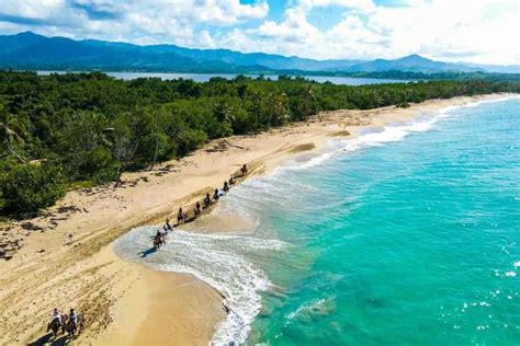 Excursión A Montaña Redonda Y La Playa Esmeralda Desde Miches Civitatis