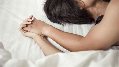 5 Posisi Bercinta Tanpa Suara Pertimbangkan Posisi Berpelukan Cinta