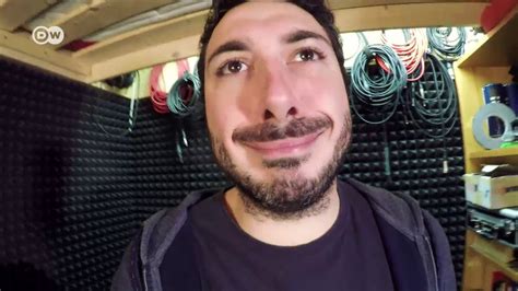 Phenomenal Beatboxer Daniel Mandolini Dw English Youtube
