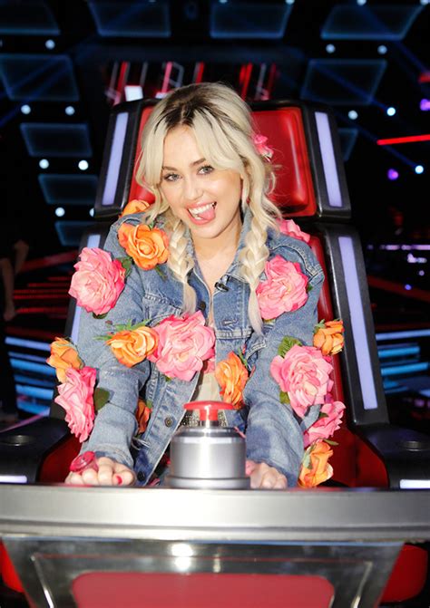 Pics Miley Cyrus ‘the Voice Outfits — All Her Wacky Looks