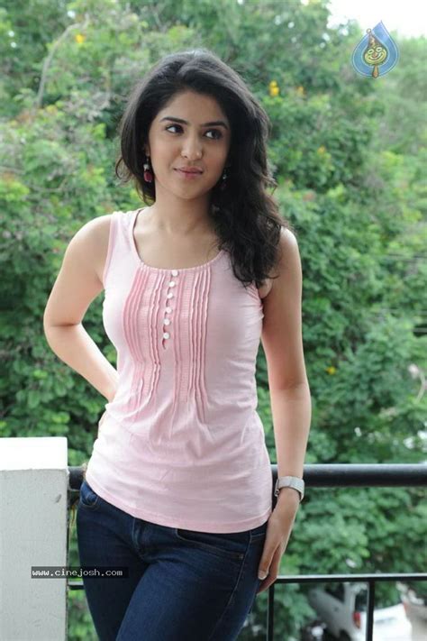 Deeksha Seth Photos Photo 31 Of 63