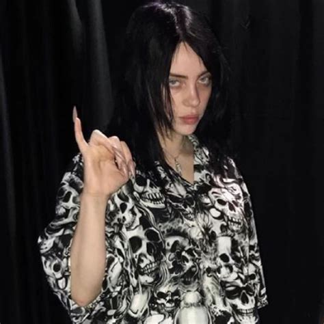 Pinky Finger Billie Billie Eilish Wife