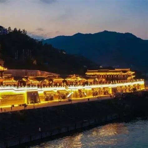 云阳人请查收这份国庆文明旅游倡议书 形象