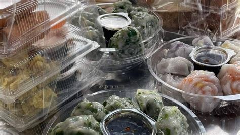 หมี่ไก่ฉีก กุ้ยช่ายขนมจีบ ปอเปี๊ยะทอด สั่งอาหารเดลิเวอรี Wongnai X Line Man