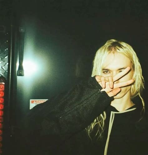 Who Is 2hollis And Why Is His New Song “style” So Good Stagg Online