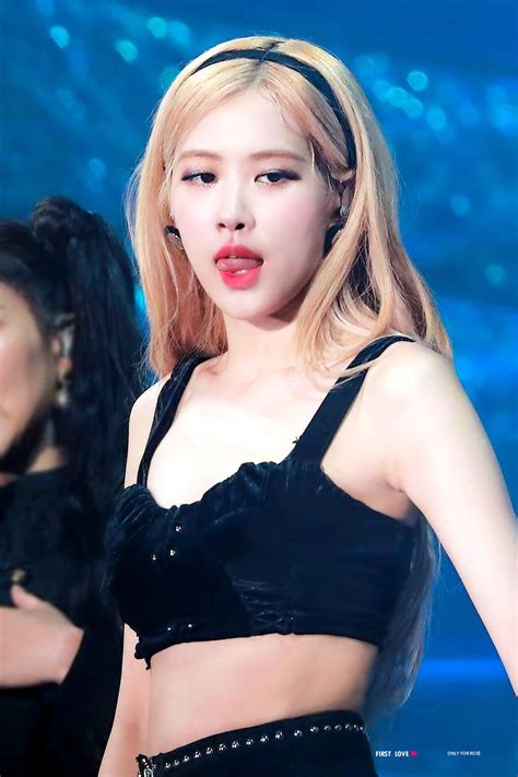 ปักพินโดย Cream W ใน Blackpink Rose ดาราเกาหลี นางแบบ ลิซ่า