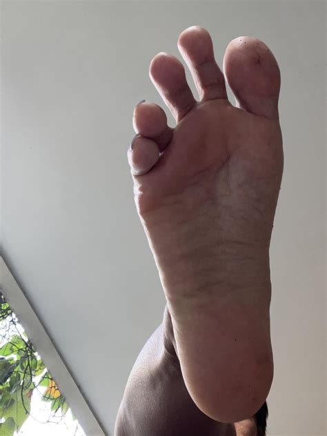Im Going To Step On Little Things Below My Giant Feet Rgiantessfeet