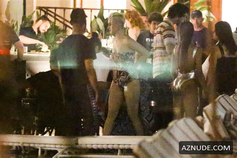 Katy Perry Shows Off Her Sexy Butt In A Pool Party With Friends After