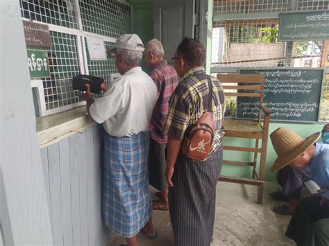 ပေါင်မြို့နယ်၌ အငြိမ်းစားဝန်ထမ်းများ၏ ပင်စင်လစာများ ပုံမှန်ထုတ်ပေးလျက်ရှိ Myanmarnationalpost
