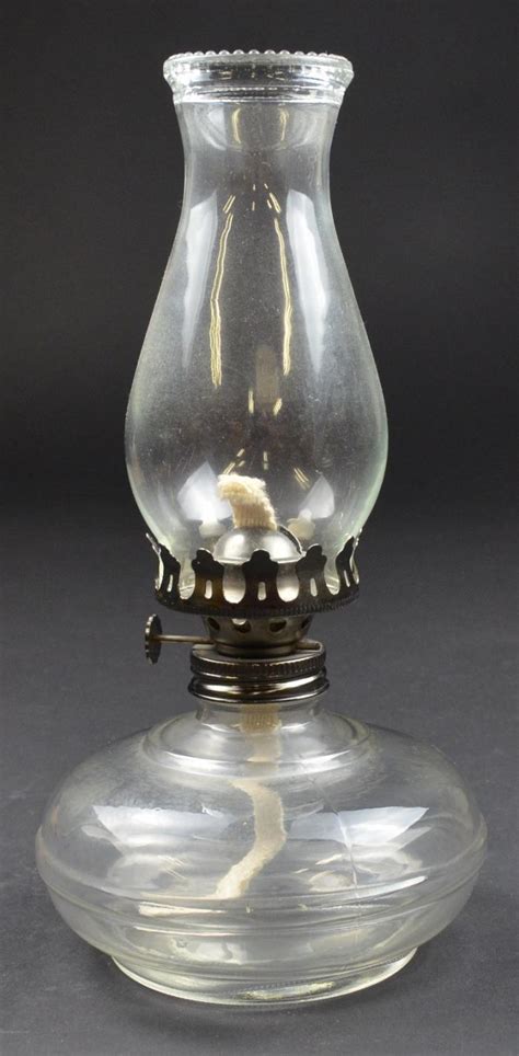 10 Reasons To Buy Antique Oil Lamps Warisan Lighting
