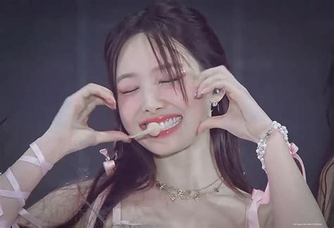 트와이스 하트 나연