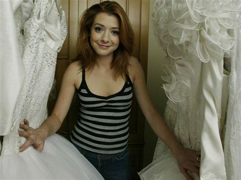 Alyson Hannigan Hd Wallpaper Elegance In Fashion 1600x1200