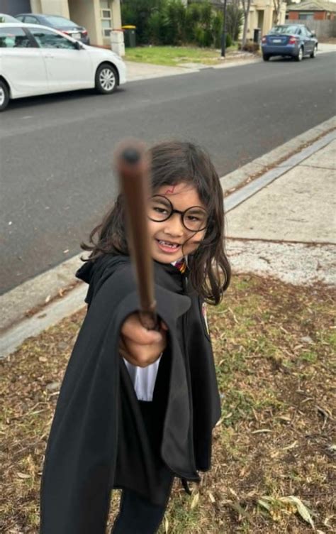 The Post တစ်နေ့တစ်ခြား ချစ်ဖို့ကောင်းလွန်းပီး အရမ်းသိတက်လွန်းတဲ့ သမီးလေး ပုံရိပ်တွေကို ချပြလာ