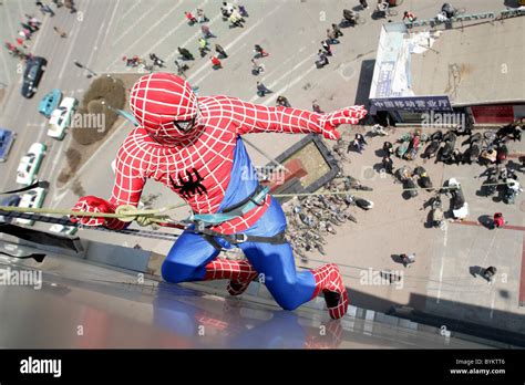 Chinese Spider Man Wows The Public Residents In Jilin City China Couldn T Believe Their Eyes