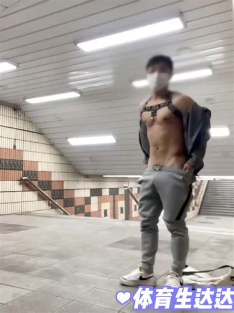 Naked Anywhere ThisVid
