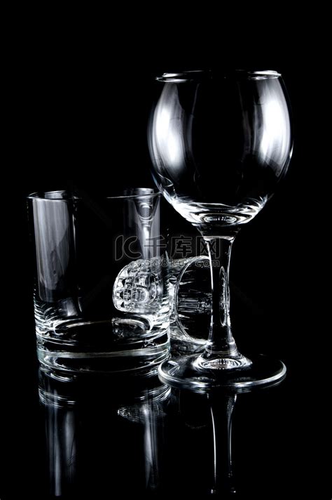 空的鸡尾酒杯高清摄影大图 千库网